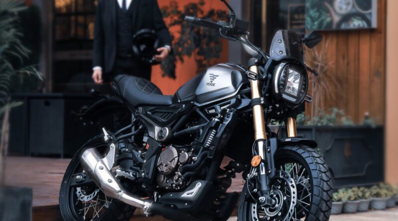 La VOGE 300 ACX es una Scrambler que derrocha estilo