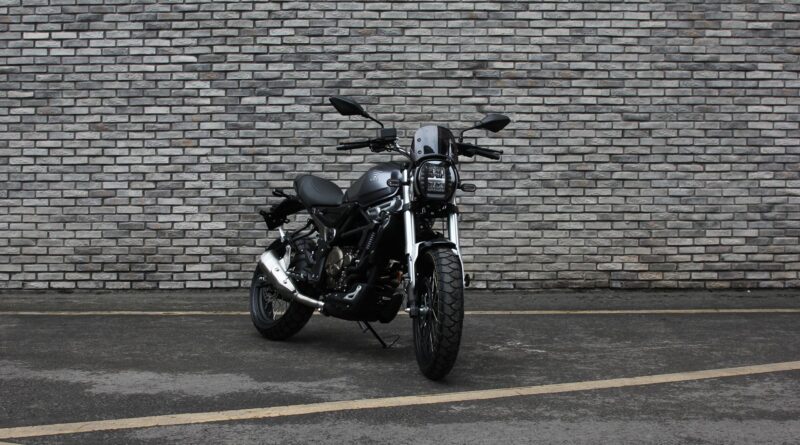 La VOGE 300 ACX es una Scrambler que derrocha estilo