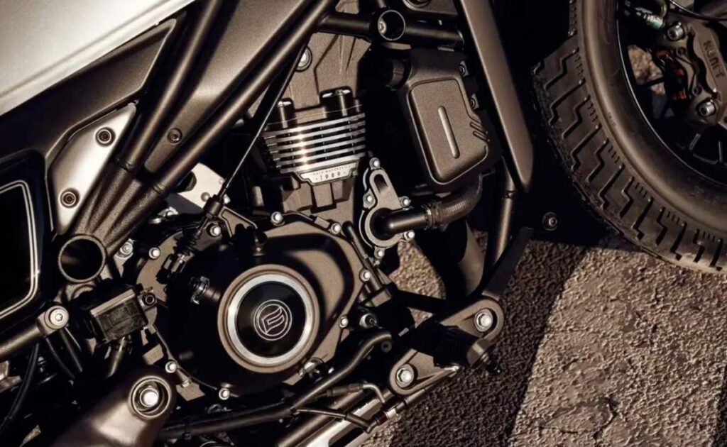 La CFMoto CL-C 450 da pelea a las cruiser Motodinamia