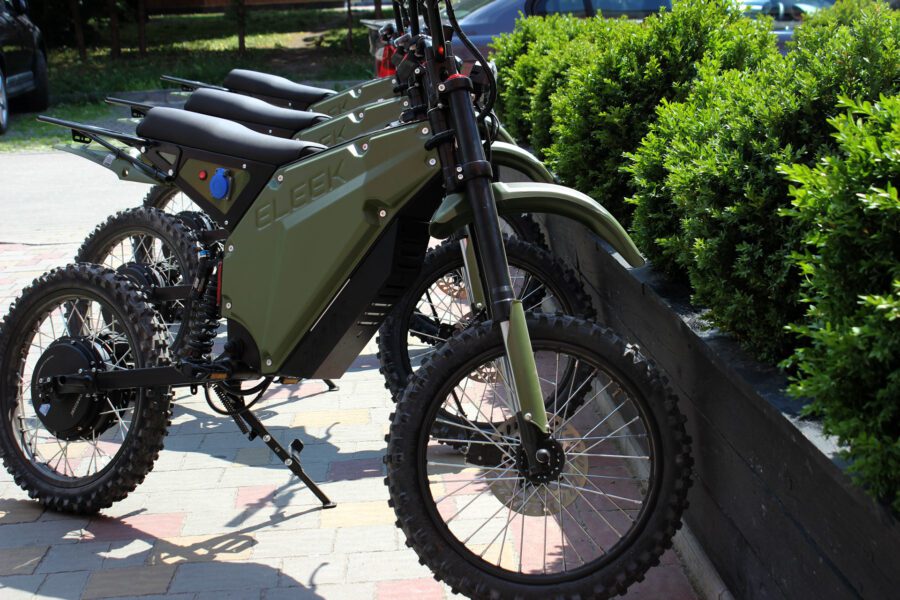 Eleek Atom Military, ágil y silenciosa moto eléctrica militar