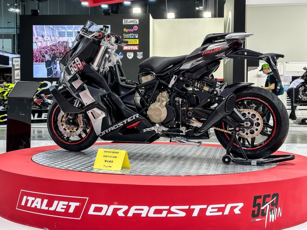 El Italjet Dragster 559 Twin redefine el segmento scooter | Motodinamia
