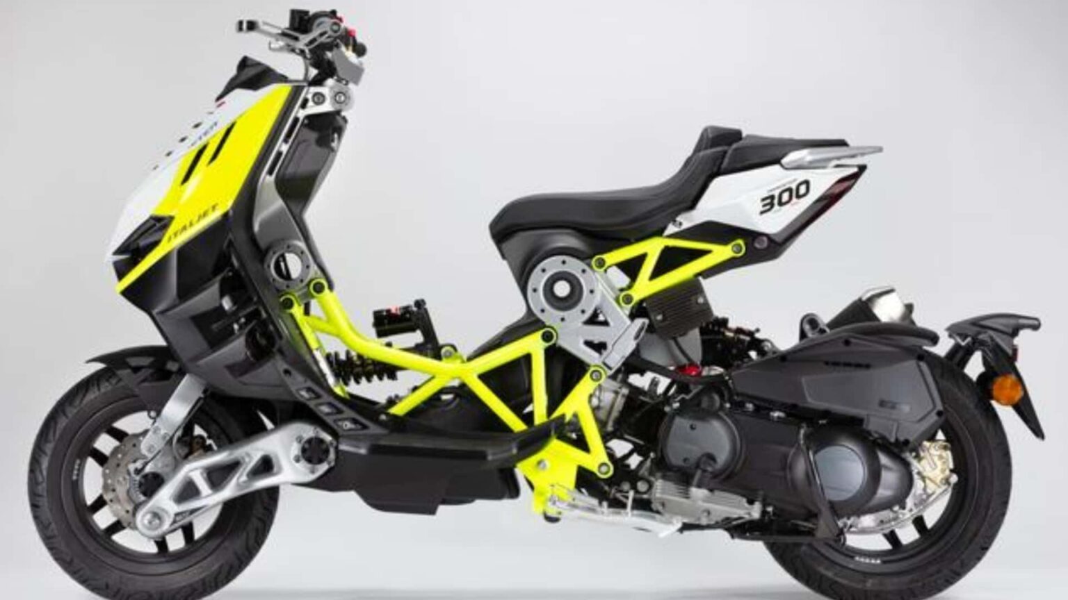 El Scooter Italjet Dragster 300 es un "loco" amigable | Motodinamia