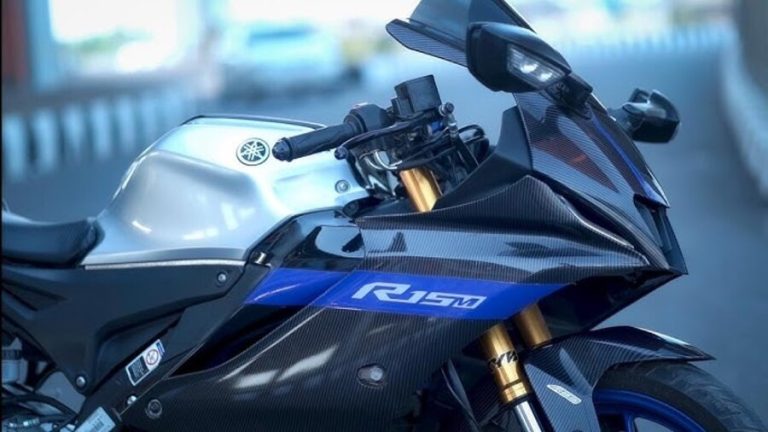 Yamaha R15M Carbon: deportividad en frasco chico | Motodinamia