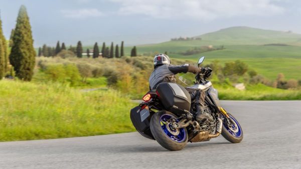 Todo sobre la Yamaha Tracer 7 GT 2025: ficha y opinión | Motodinamia