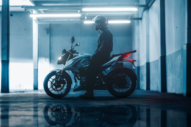 La Bajaj Rouser N250 UG puso nuevo "techo" en el segmento | Motodinamia